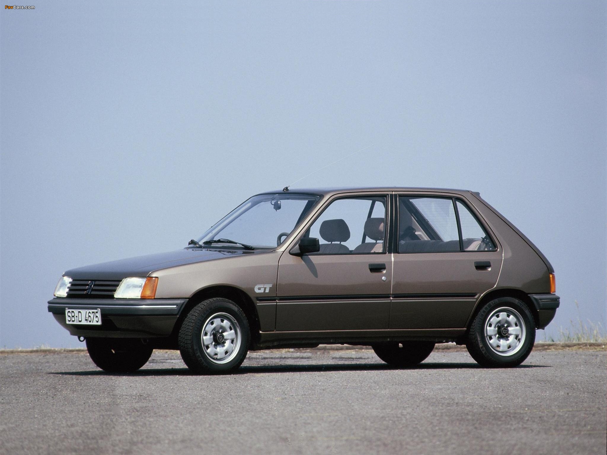 Peugeot 205 spécifications techniques et économie de carburant